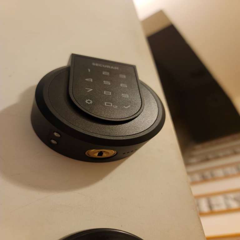 SECURAM Touch Smart Lock Deadbolt review - The Gadgeteer