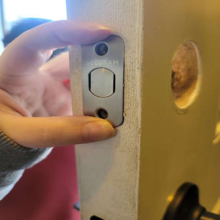 SECURAM Touch Smart Lock Deadbolt review - The Gadgeteer