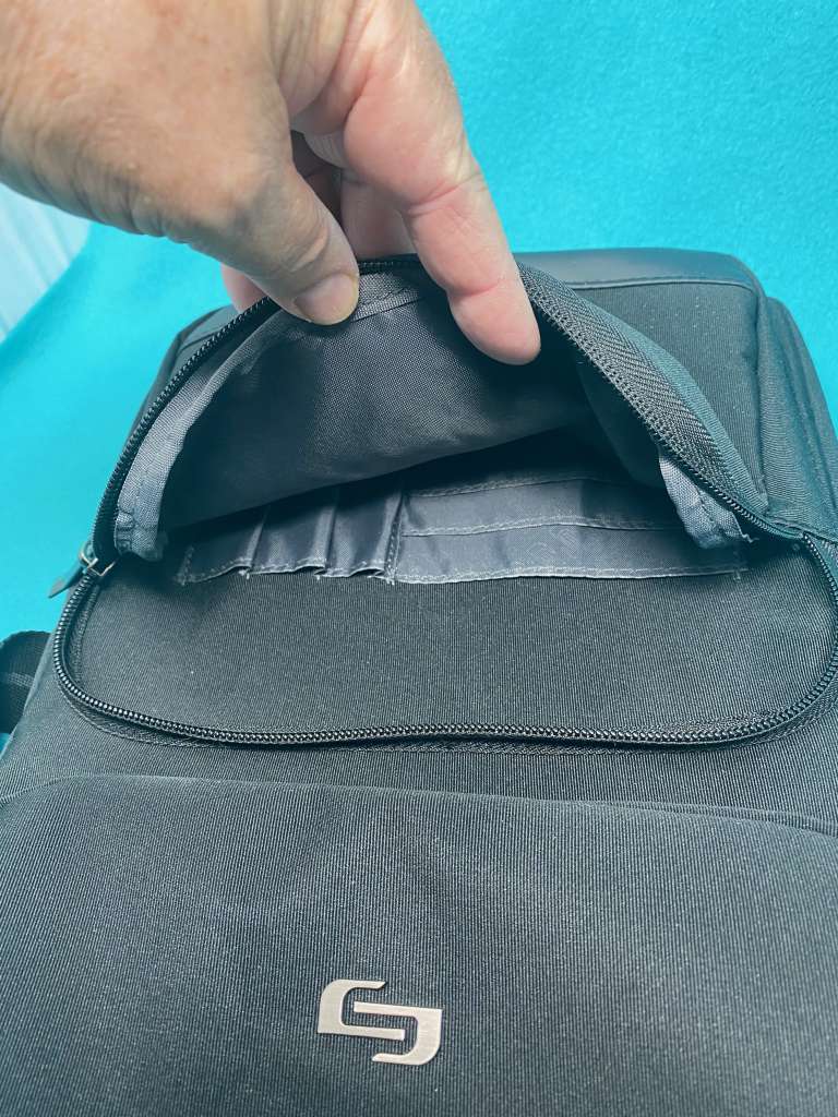 Solo New York Ludlow universal tablet sling bag review - The Gadgeteer