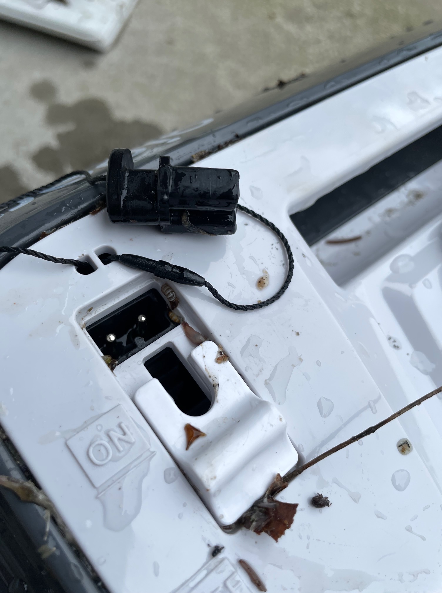 Aiper Smart AIPURY1500 Cordless Pool Cleaning robot review - The Gadgeteer