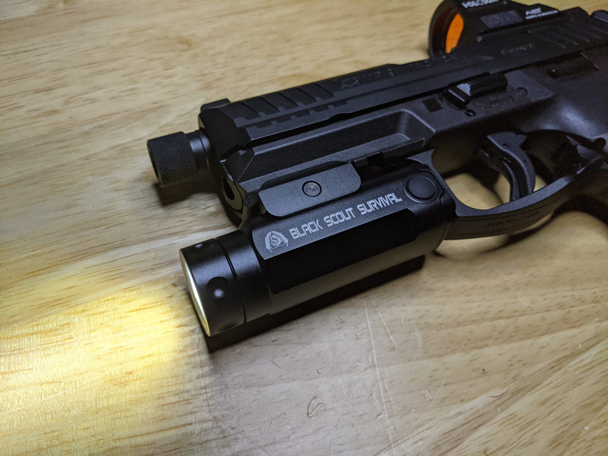 ThruNite TW10 Weaponlight review - USB-C rechargeable tactical light ...