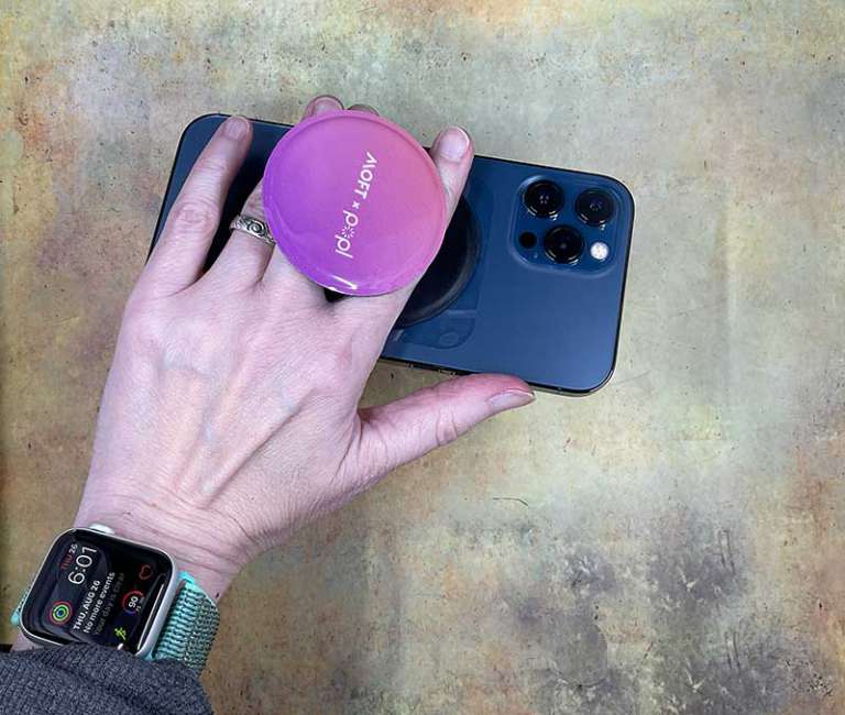 MOFT x Popl Tap-To-Connect Stand & Grip Review - storytellingco