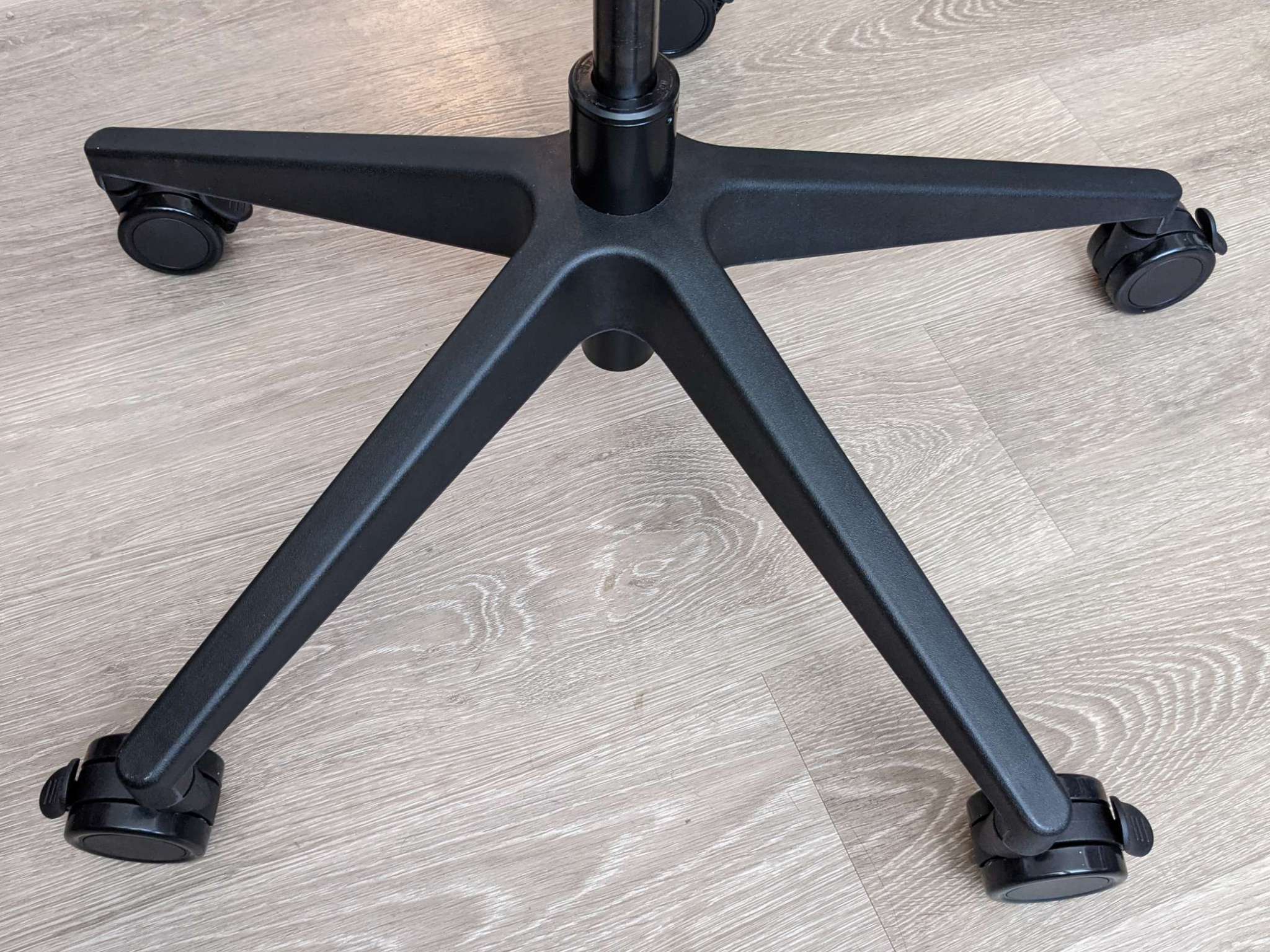 Mavix M4 Gaming Chair review - You don't always get what you pay for ...