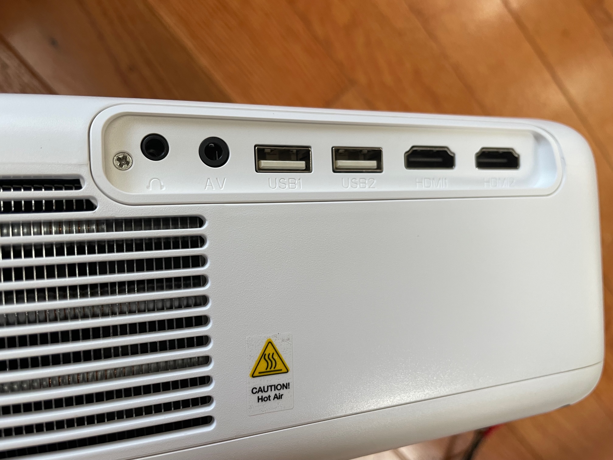 Asakuki Avigator 455W video projector review - Santa is coming and so ...