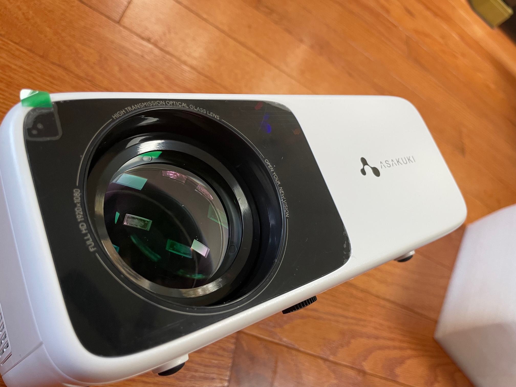 Asakuki Avigator 455W video projector review - Santa is coming and so ...