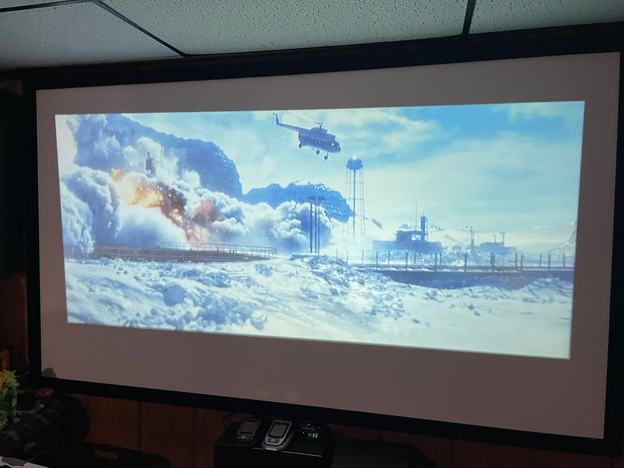 Asakuki Avigator 455W video projector review - Santa is coming and so ...