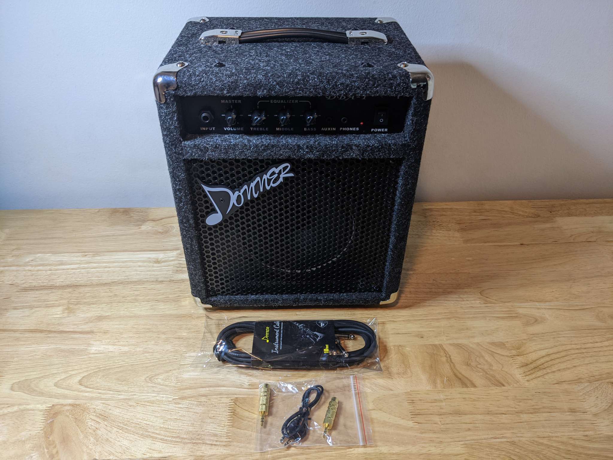 Donner DBA-1 15W Bass Guitar Amplifier review - Big sound in a little ...