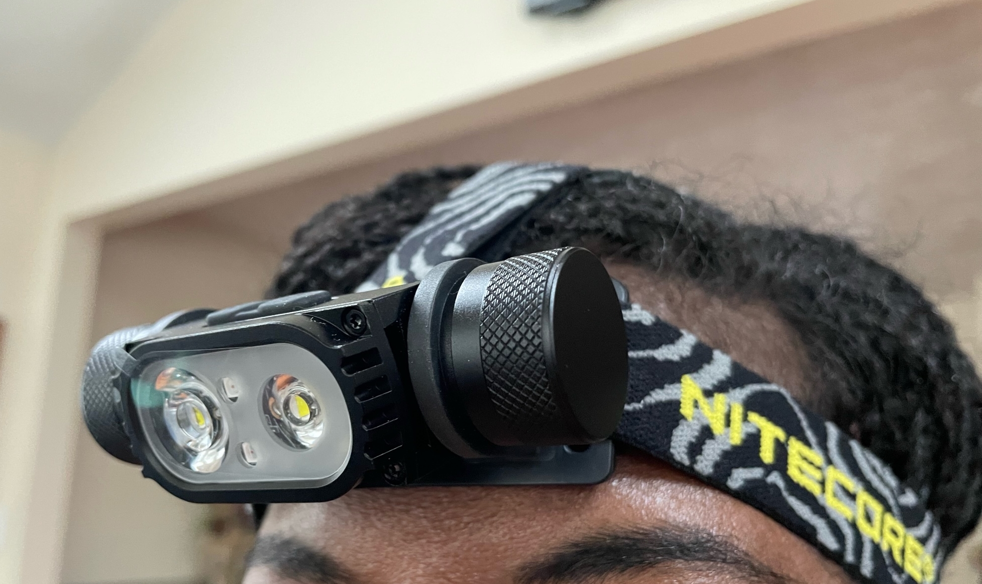 Nitecore HC68 High-Performance Dual Beam E-Focus Headlamp review ...