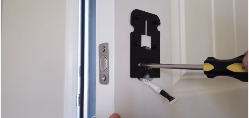 SECURAM EOS Wi-Fi Smart Lock review - The Gadgeteer