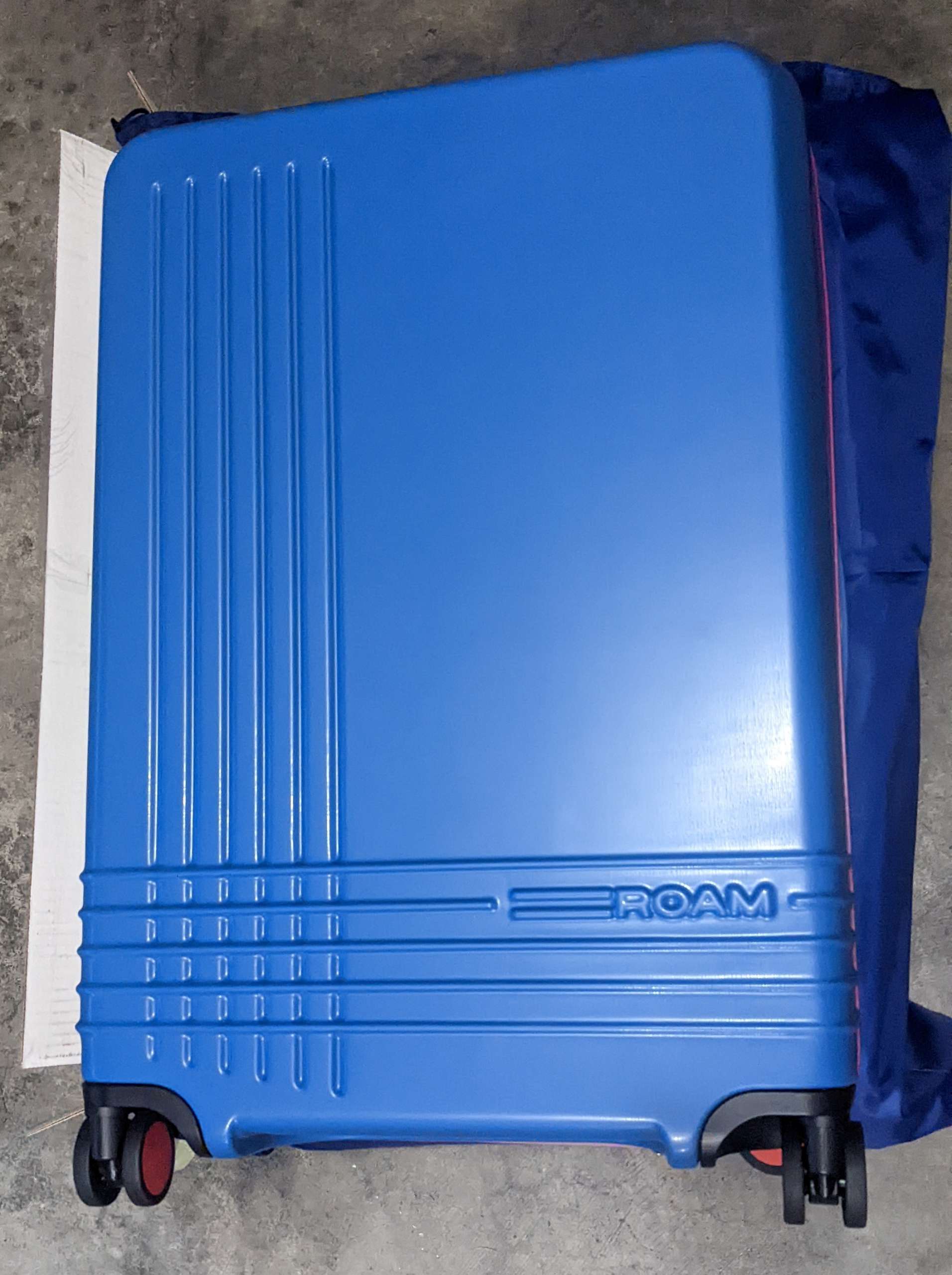Roam Expedition Expandable luggage review - colorful travel gear - The ...