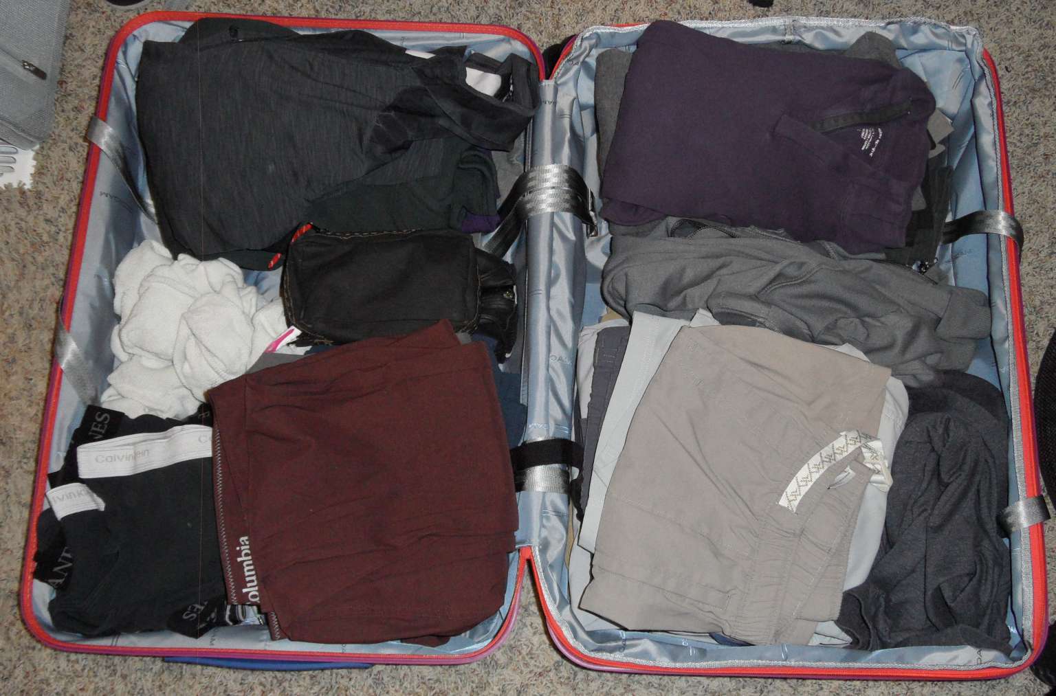 Roam Expedition Expandable luggage review - colorful travel gear - The ...