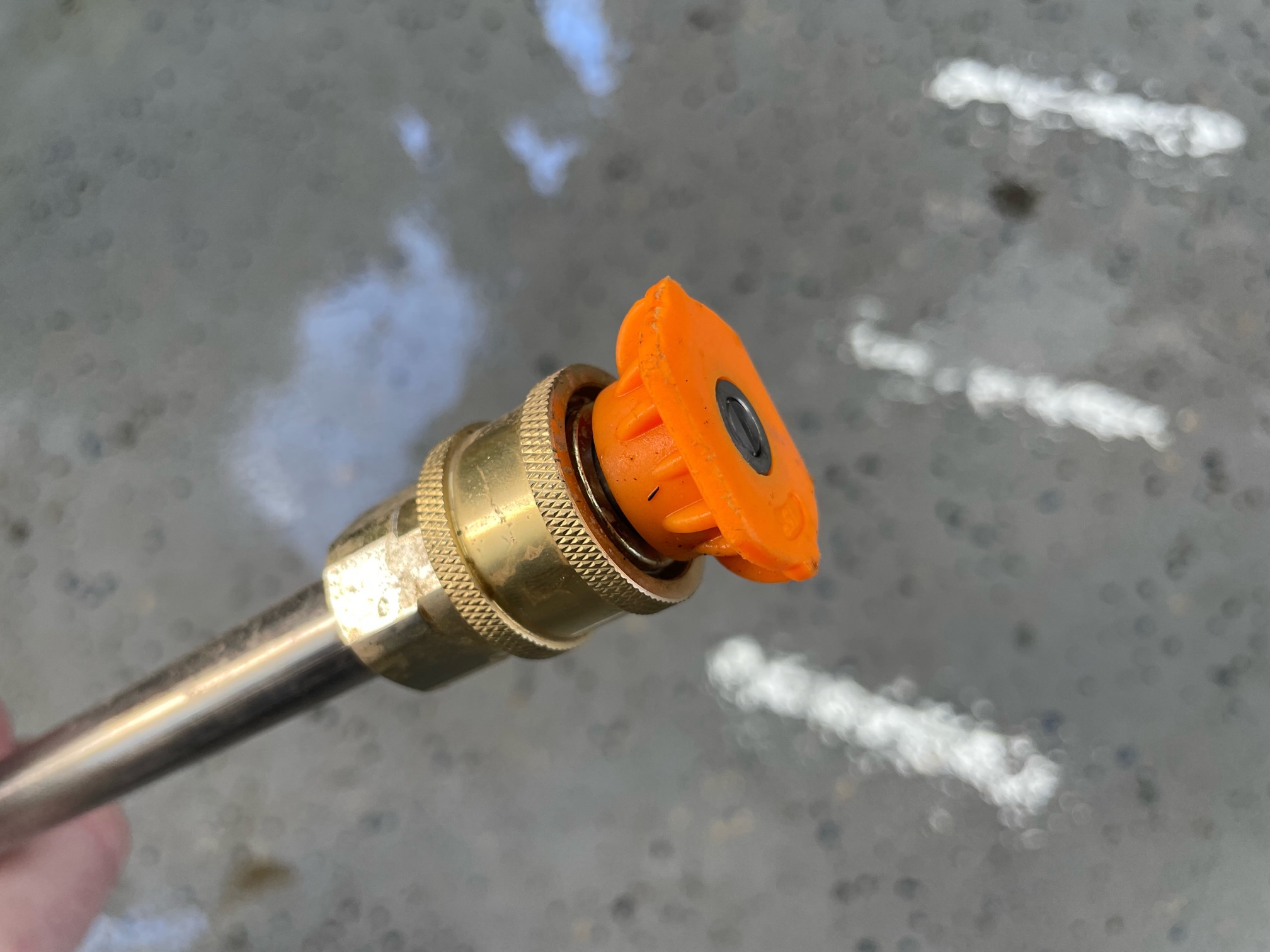 Giraffe Tools Grandfalls Pressure Washer review - Powerful spiffy ...