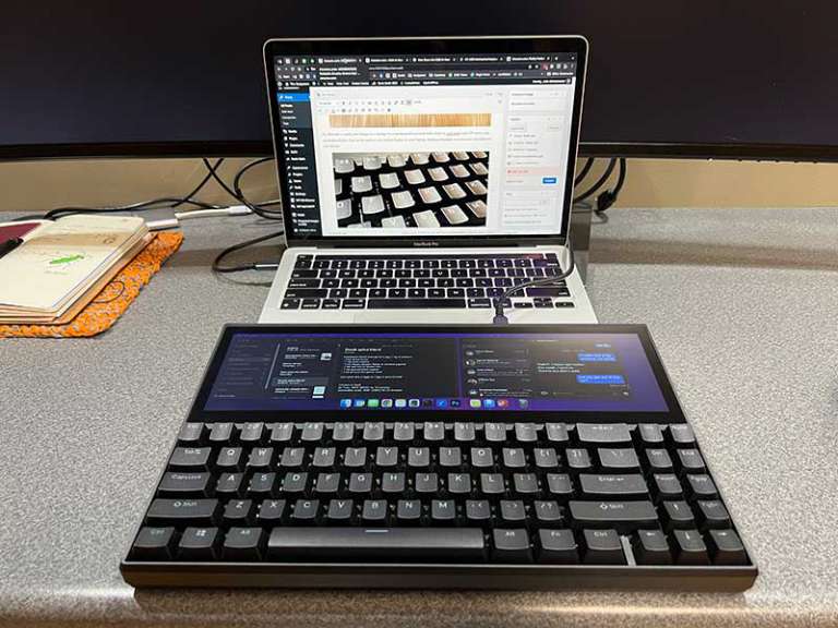 Kwumsy K2 mechanical keyboard with 12.6" touchscreen review - it's not ...