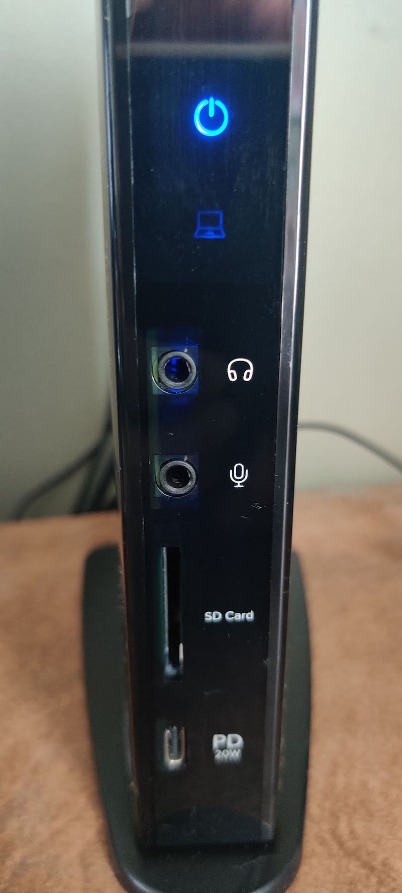 Plugable USB-C Quad HDMI Docking Station review - One wire connects it ...