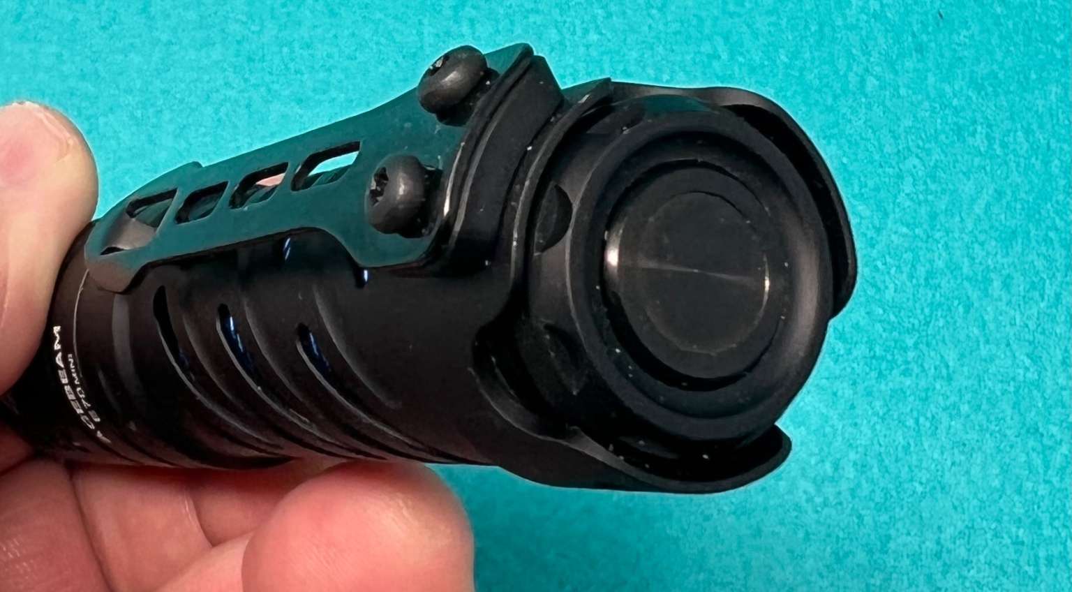 AceBeam E70 mini flashlight review - A flashlight for the fashion ...