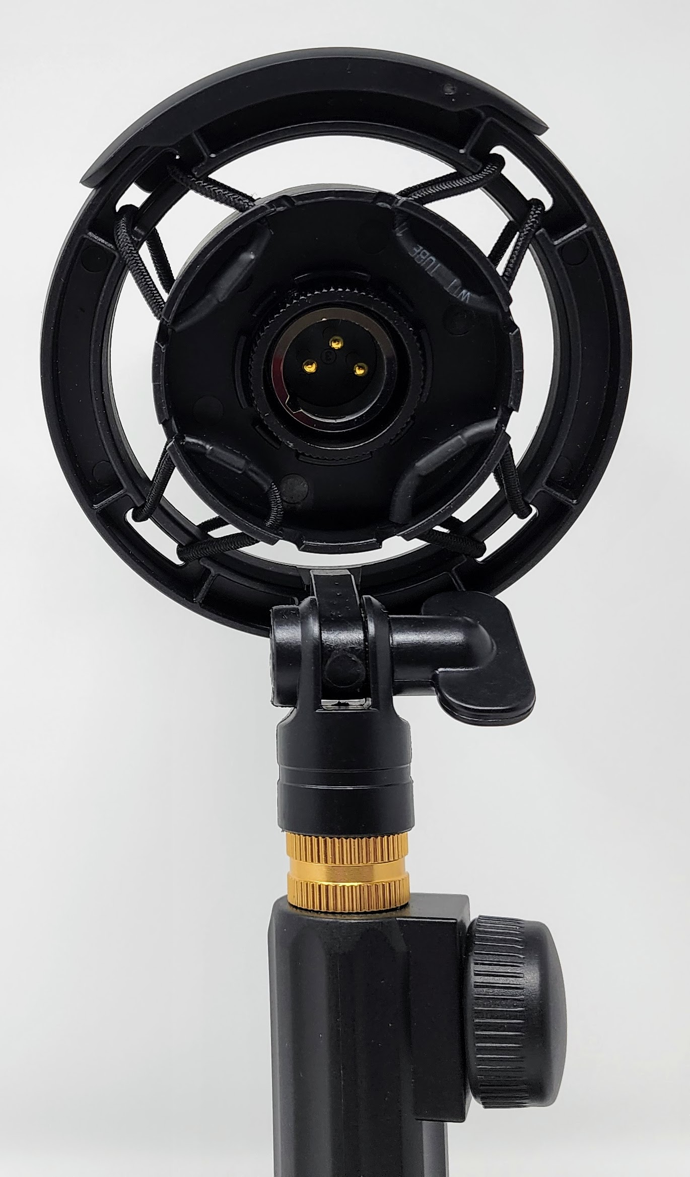 MAONOCASTER E2A Portable All-In-One Podcast Production Studio review ...