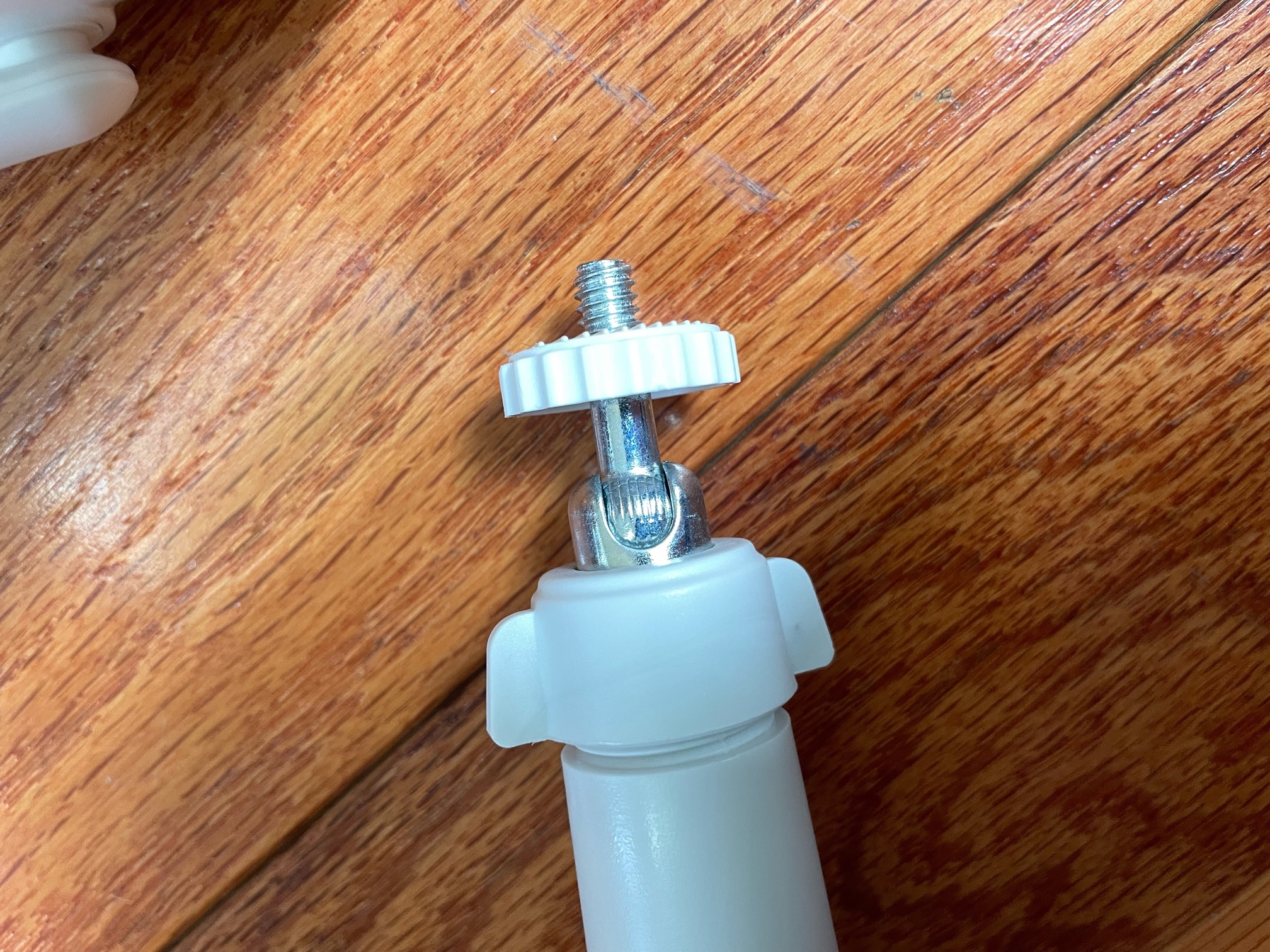 Euki ZY-E3 solar-powered Wifi security camera review – Prevent porch ...