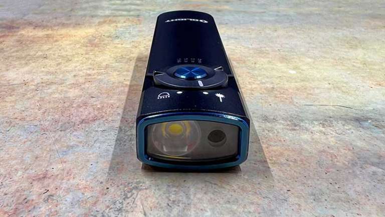Olight Arkfeld flashlight review - Flat and fabulous! - The Gadgeteer