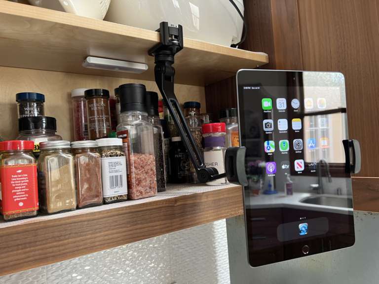 TwelveSouth HoverBar Duo tablet holder review - The Gadgeteer