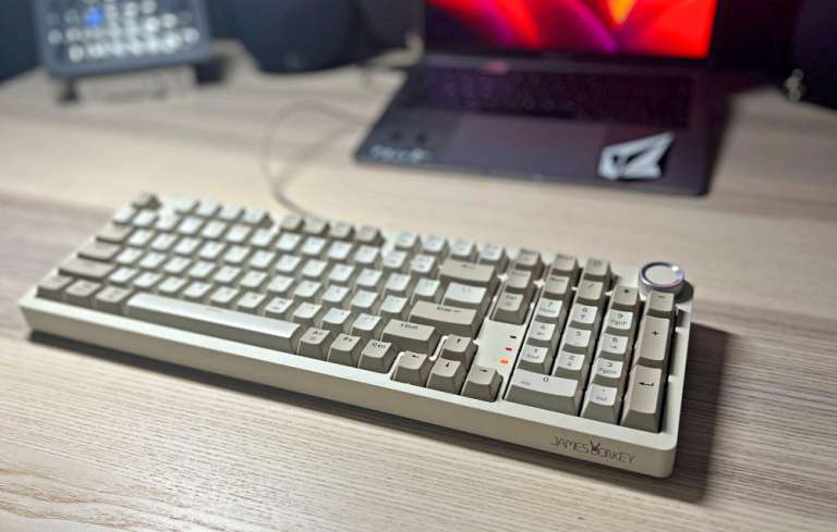 Mechkeys JAMESDONKEY RS2 Mechanical Keyboard review - A solid retro ...