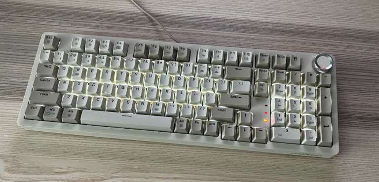 Mechkeys JAMESDONKEY RS2 Mechanical Keyboard review - A solid retro ...