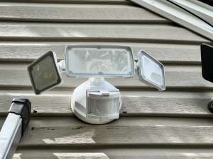 Lepower 1600LM Motion Sensor Security Lights with Solar Panel review ...
