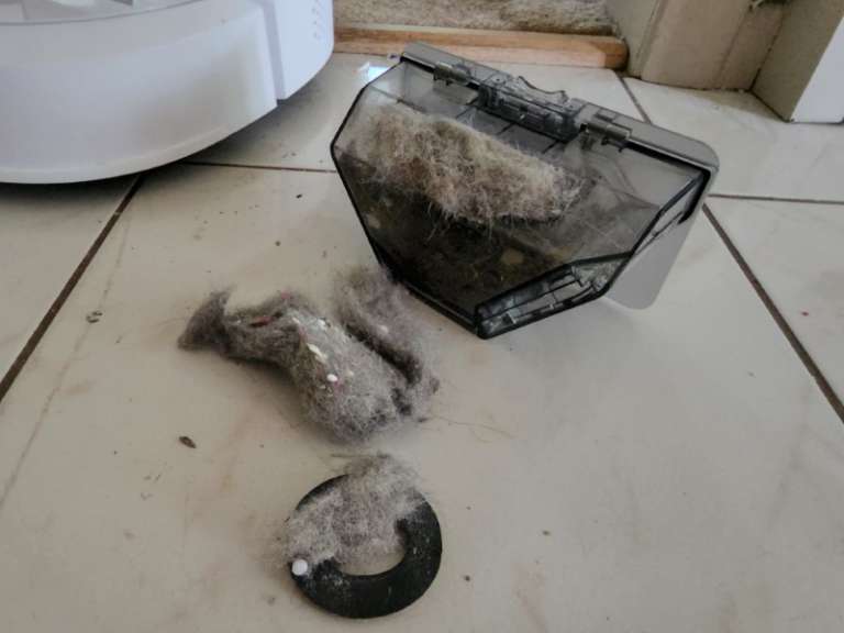 ROIDMI EVA robot vacuum / mop review - An all-in-one floor cleaning ...