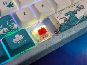 XVX M87 Coral Sea Themed Mechanical Keyboard review - looks great while ...