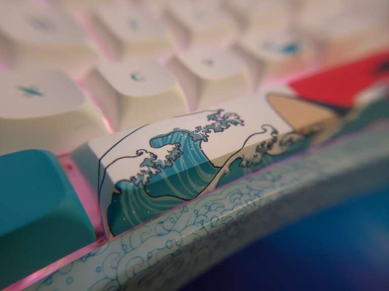 XVX M87 Coral Sea Themed Mechanical Keyboard review - looks great while ...