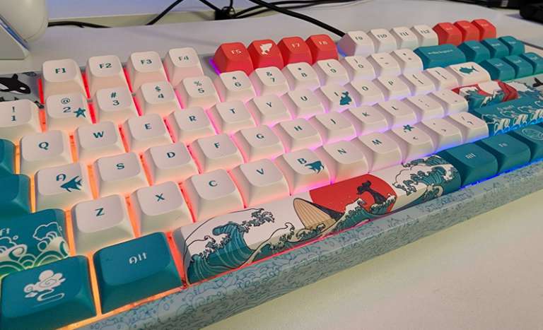 XVX M87 Coral Sea Themed Mechanical Keyboard review - looks great while ...