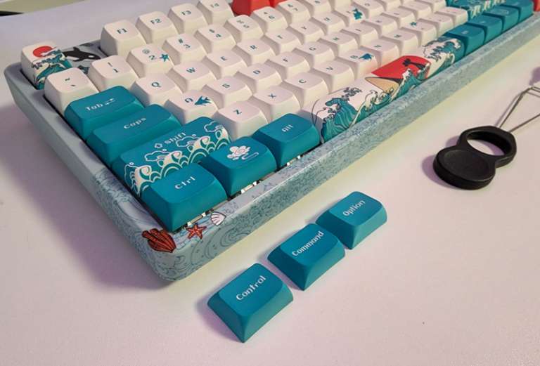 XVX M87 Coral Sea Themed Mechanical Keyboard review - looks great while ...