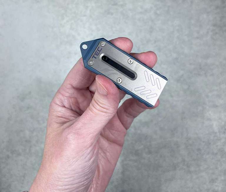 TEC Neo-Spec Pocket Magnifier review - Tiny 5x magnifier for your EDC ...