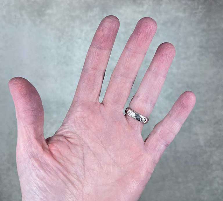 TEC Neo-Spec Pocket Magnifier review - Tiny 5x magnifier for your EDC ...