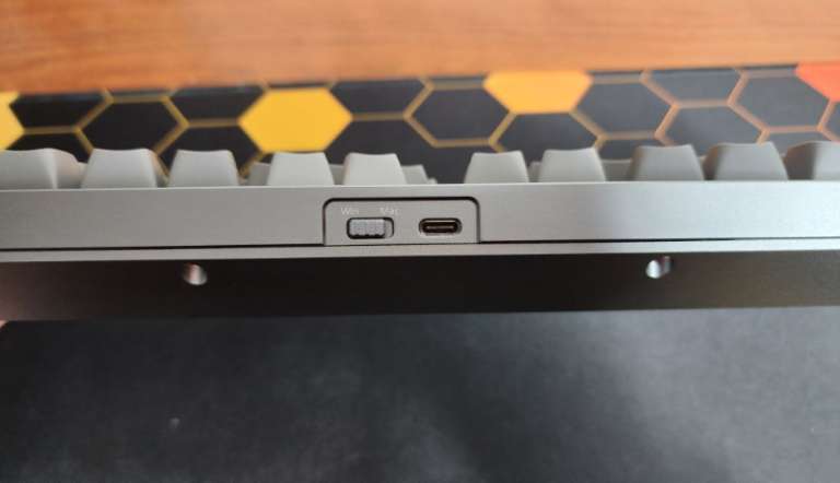 Keychron Q10 split mechanical keyboard review - A 75% TKL Alice layout ...