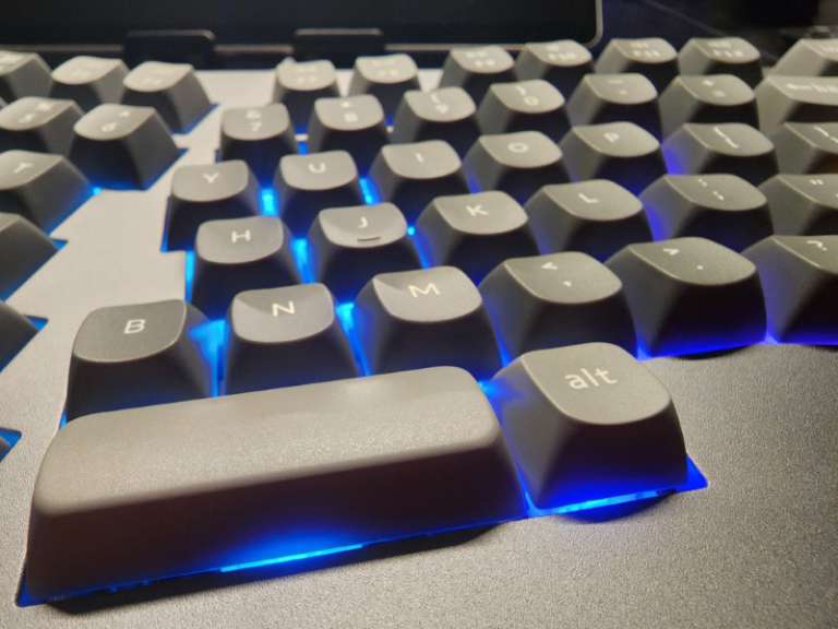 Keychron Q10 split mechanical keyboard review - A 75% TKL Alice layout ...