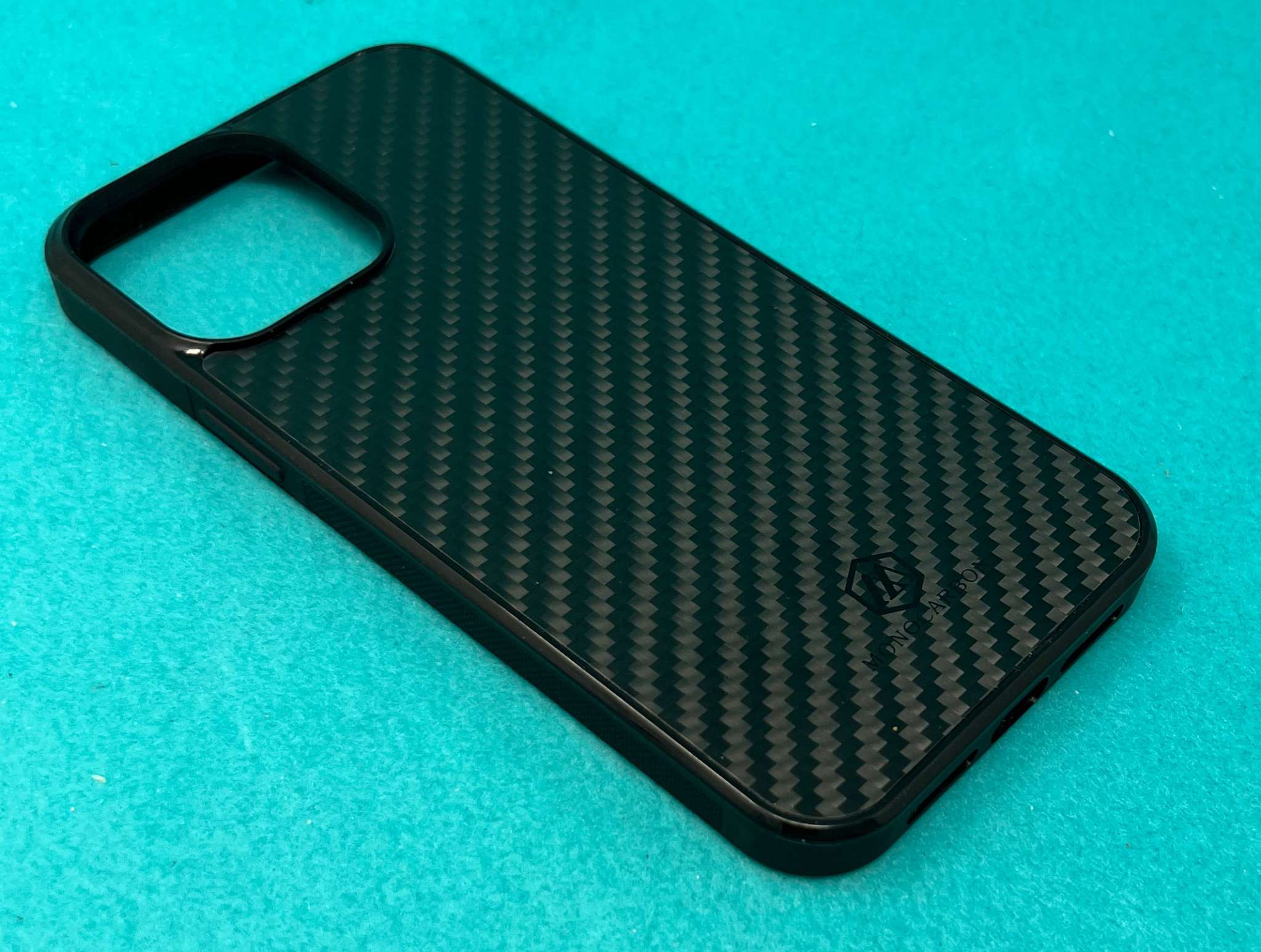 Monocarbon Carbon Fiber iPhone 13 Pro Max case review - hedging your bets - The Gadgeteer