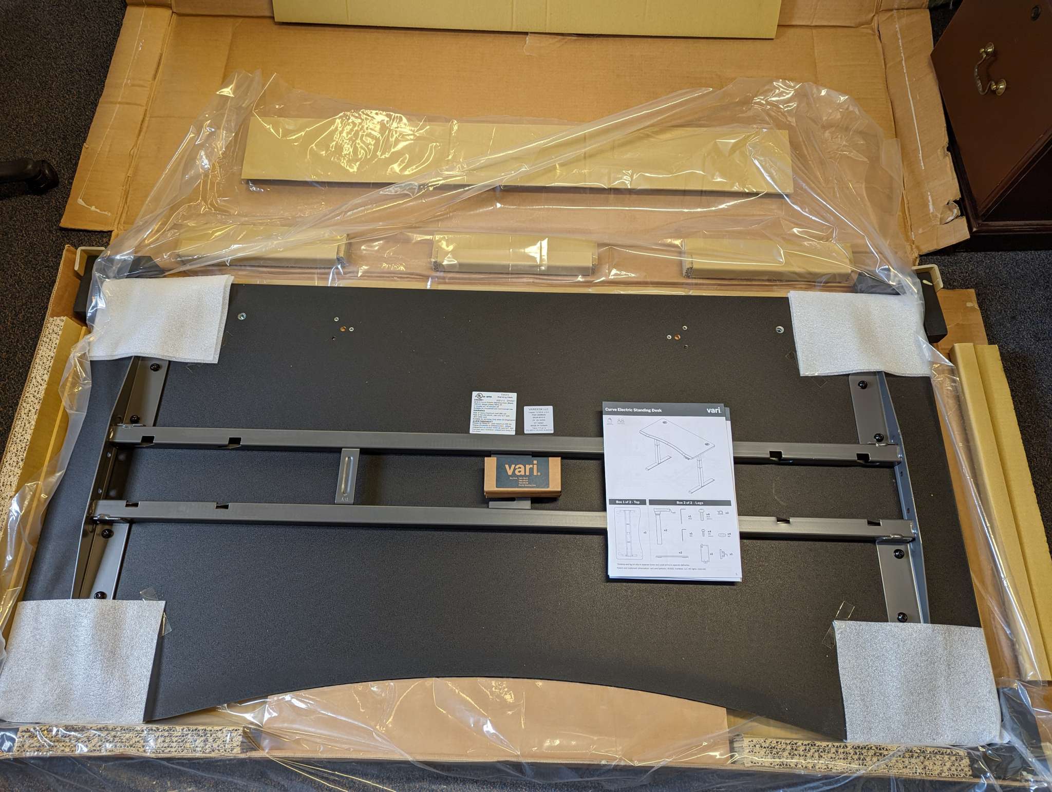 Vari Curve Electric Standing Desk 60x30 review - top notch comfort ...