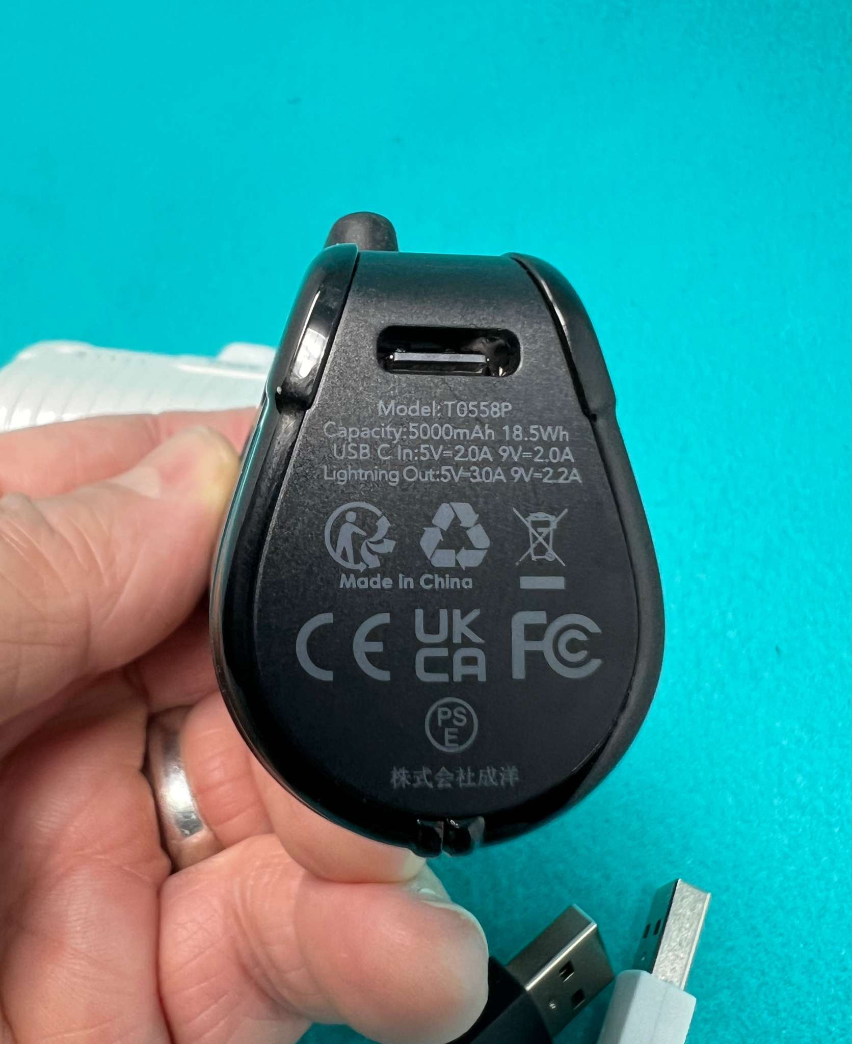 VRURC mini power bank for iPhone review - a stand-up charger - The ...