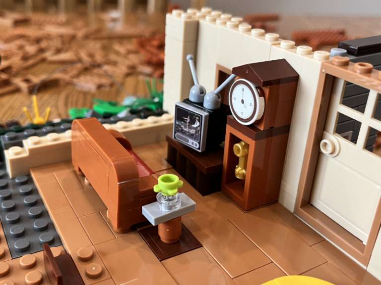 Funwhole Lakeside Lodge Building Set review - a very detailed building ...