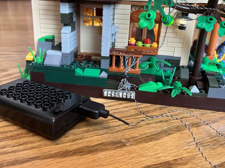 Funwhole Lakeside Lodge Building Set review - a very detailed building ...