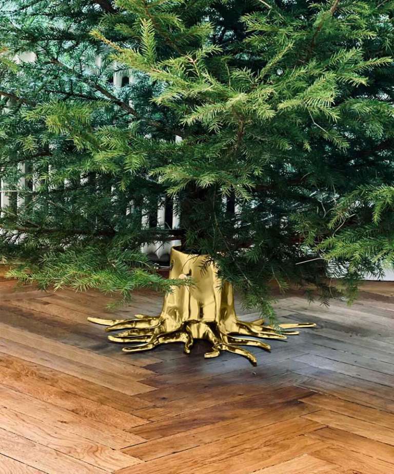 Here's the ultimate Christmas tree stand! - The Gadgeteer