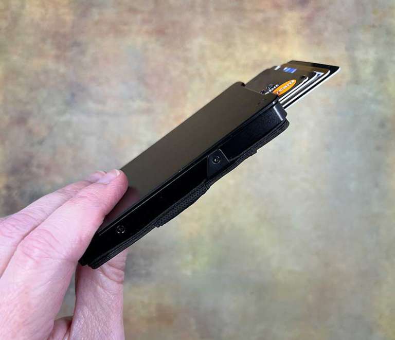 Groove Life Groove Wallet review - quickly ejects your cards with a ...