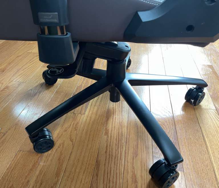 Boulies Master Office Chair review – Cradle your keister in comfort ...