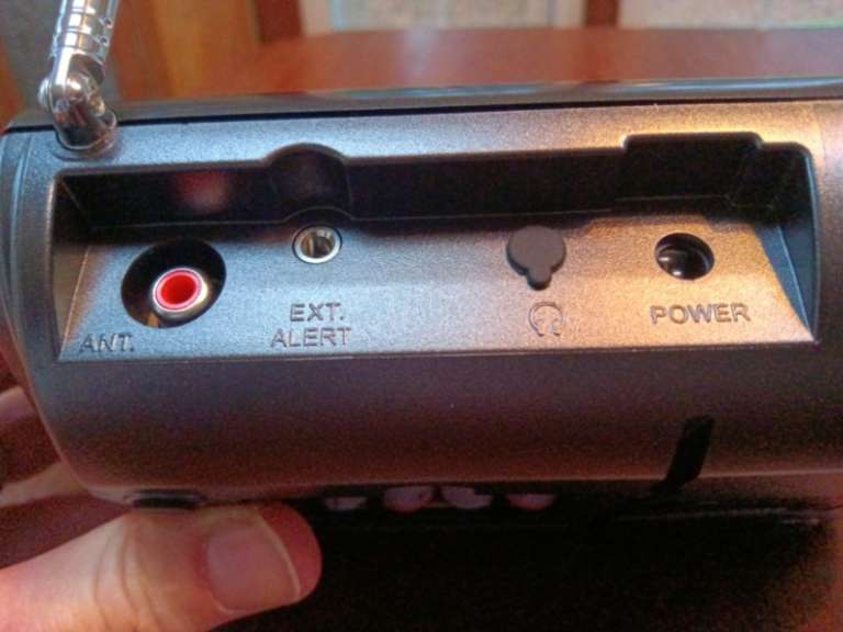 Midland WR400 weather alert radio review - Looks good in any room in ...