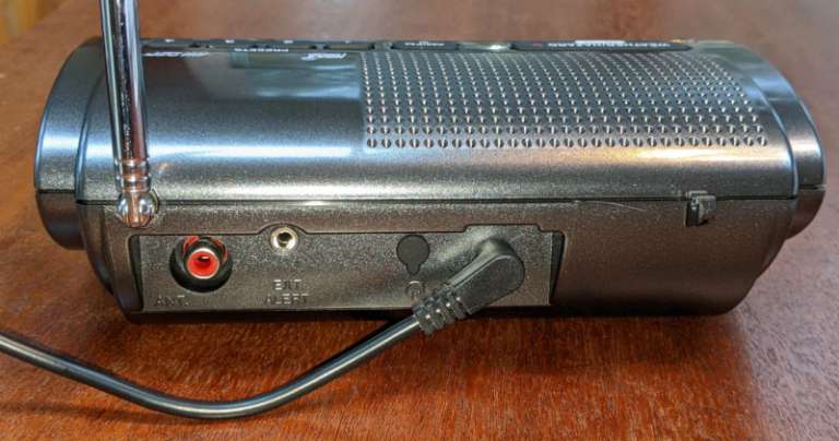 Midland WR400 weather alert radio review - Looks good in any room in ...