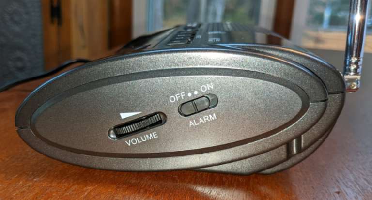 Midland WR400 weather alert radio review - Looks good in any room in ...