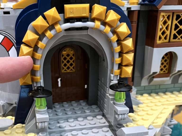 JMBricklayer Medieval Lighthouse Building Block Set review - a ...
