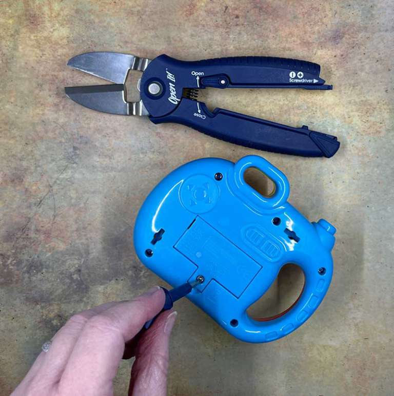 Zibra Open It! review (2022) - Do-it-all package opening multi-tool ...