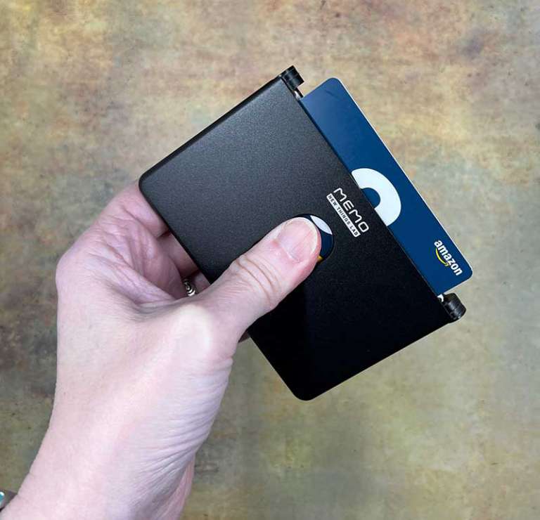 New Things Lab MEMO wallet review - This wallet is a whiteboard! - The ...
