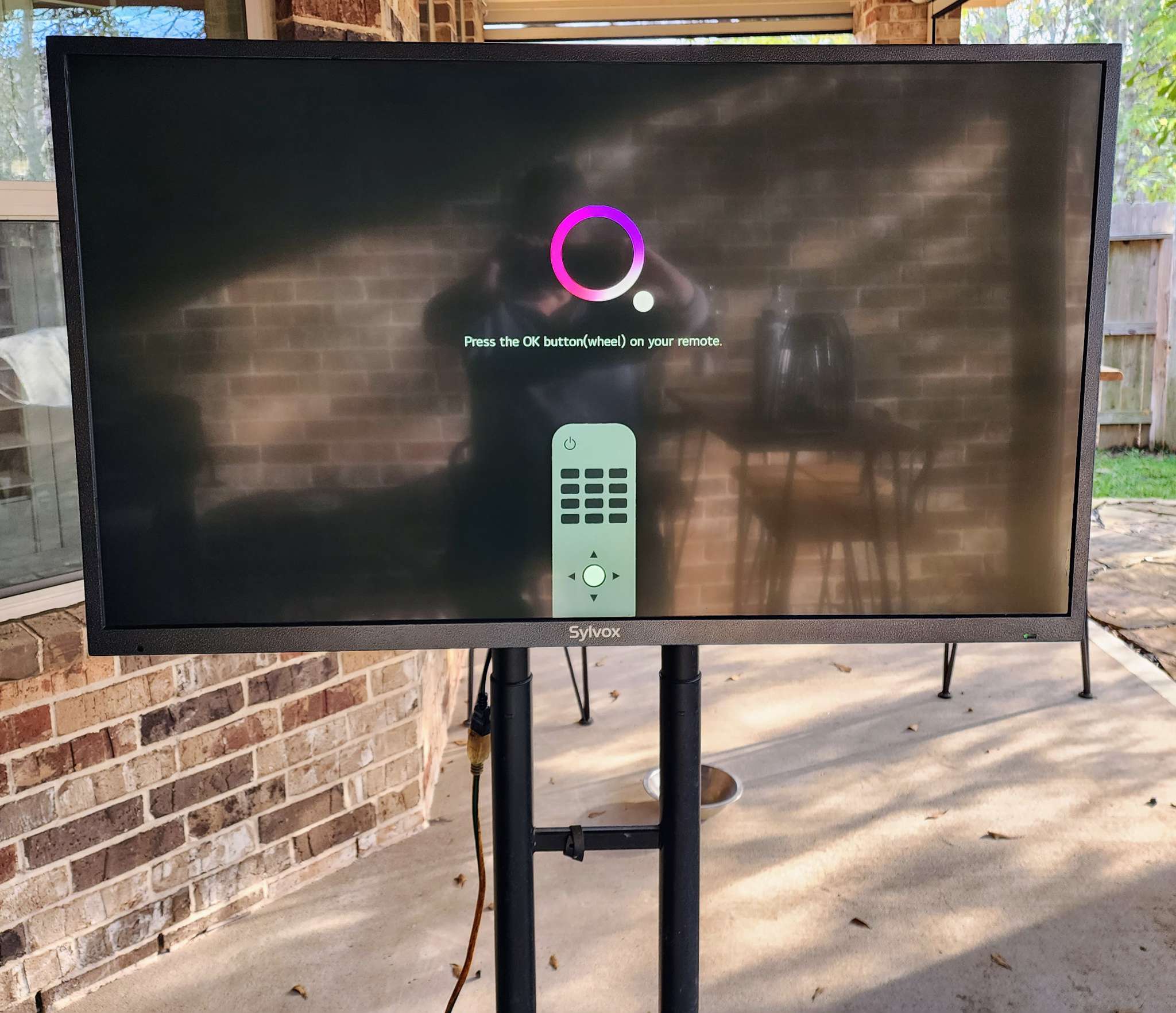 Sylvox 43-inch 4K Outdoor TV review – Be entertained in the great outd ...